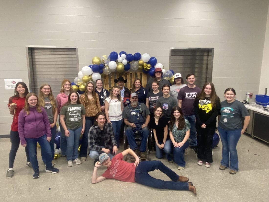 Tonganoxie FFA shines on auction night | News, Sports, Jobs - The Mirror